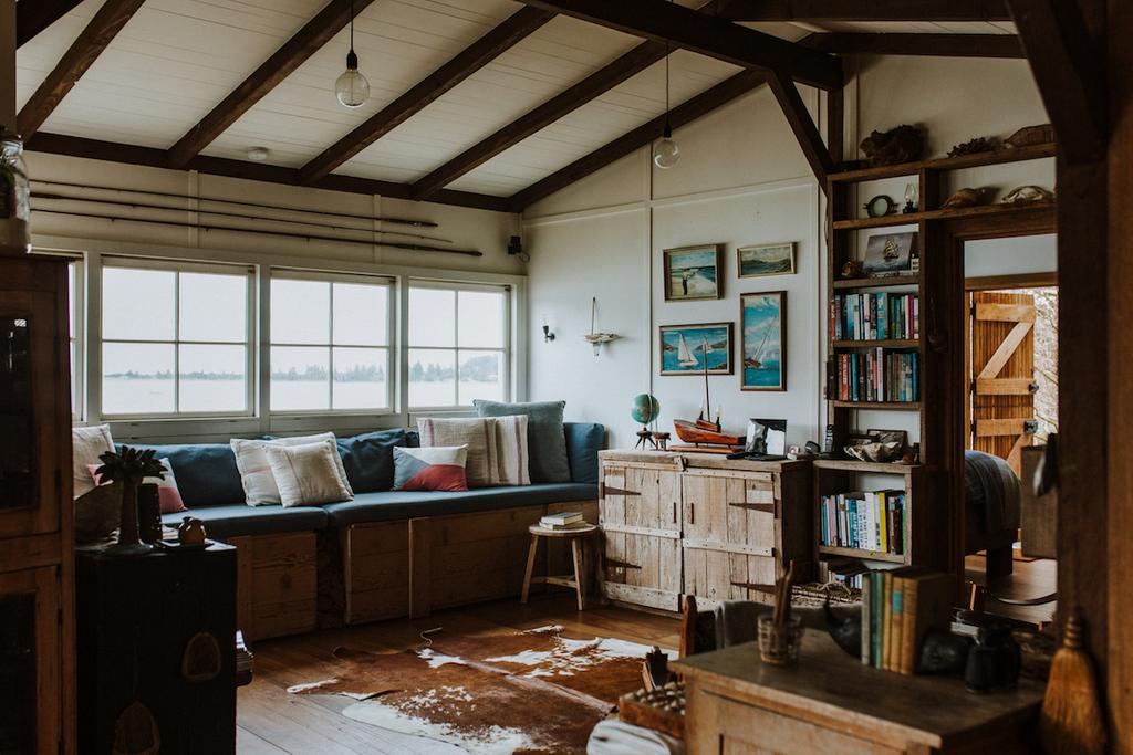 This Couple Turned An Old Fisherman's Shack Into An Eco-Friendly Beach ...