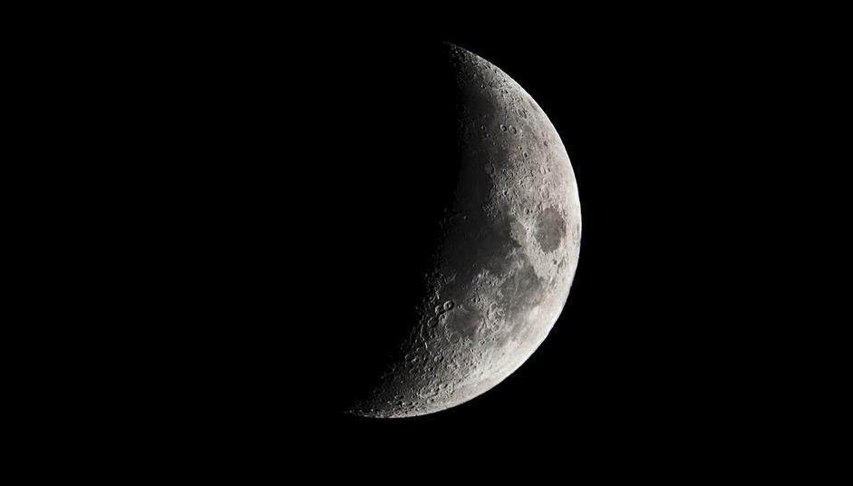 Tonight’s Moon’s Spiritual Meaning: Looking at the 8 Lunar Phases