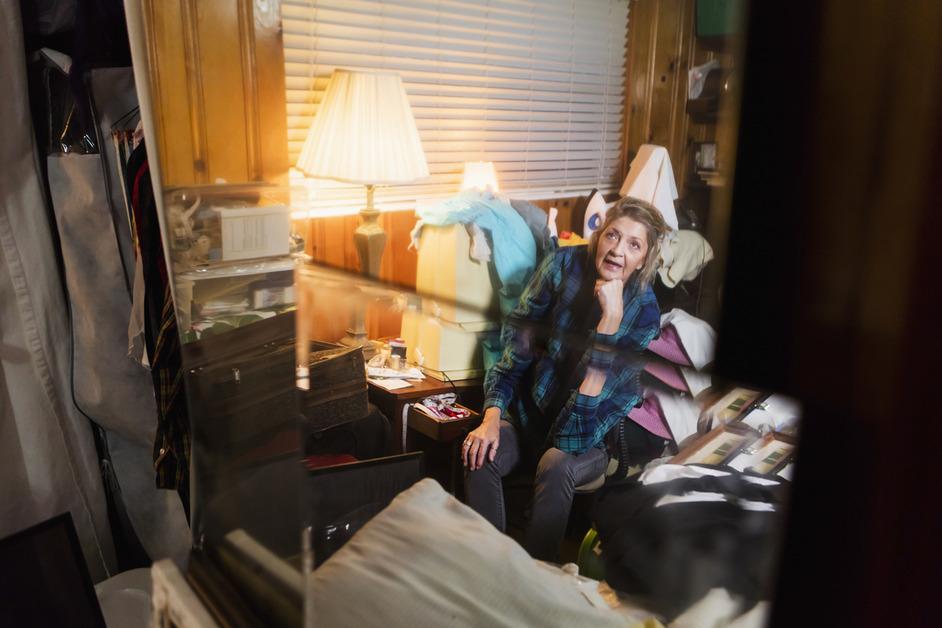 The Difference Between Clutter and Hoarding, Explained