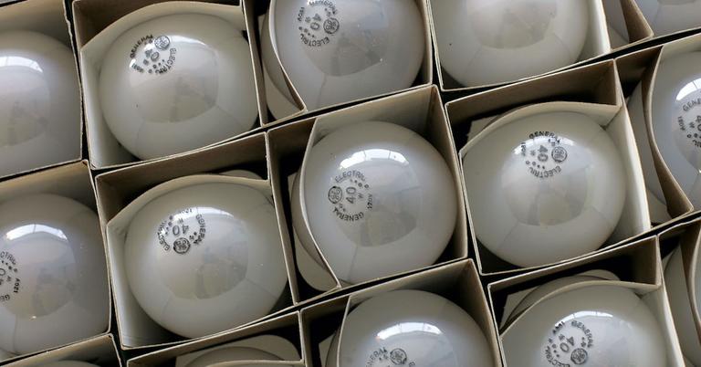 How to Dispose of Light Bulbs Safely, From LEDs to Fluorescents