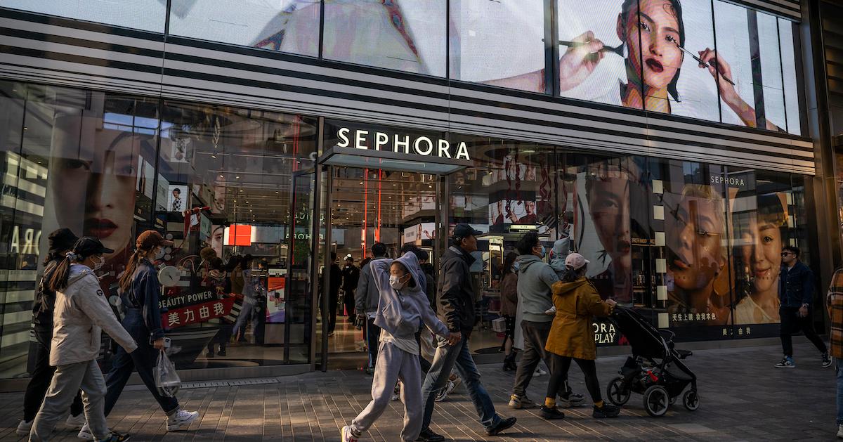 A Guide to Recycling Empty Makeup Containers