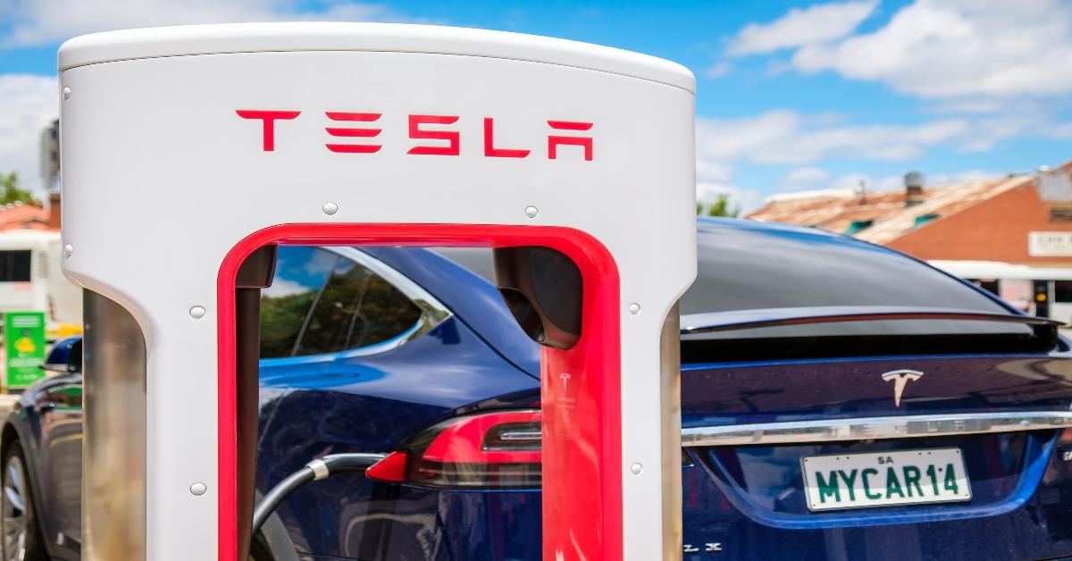 Do Teslas Have Transmissions? How The Electric Cars Run