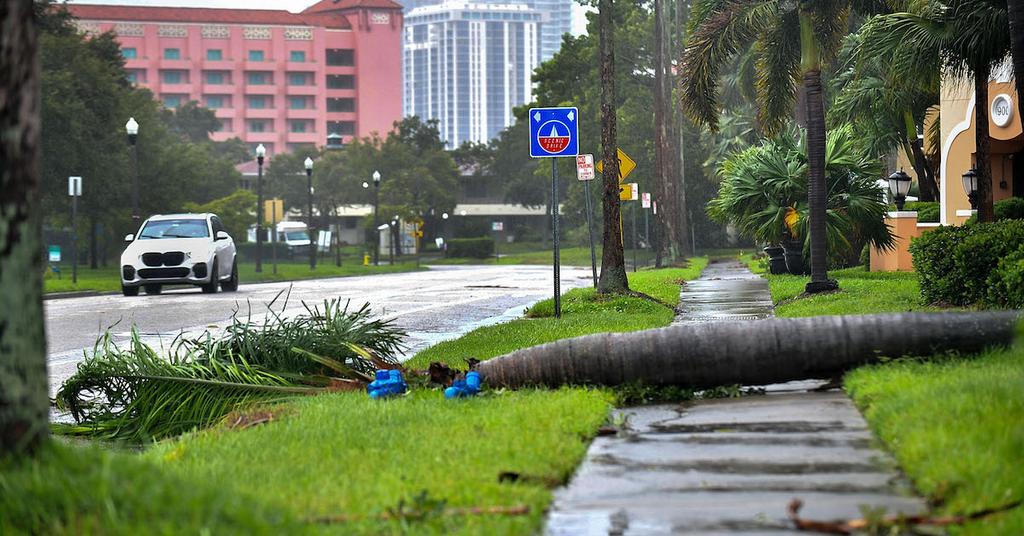 Hurricane Ian Death Toll Rises in Florida: See Pictures of the Tropical ...