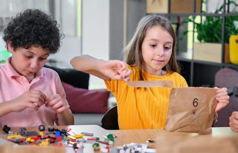 Lego Replaces Plastic Bags With Eco-Friendly Paper Bags