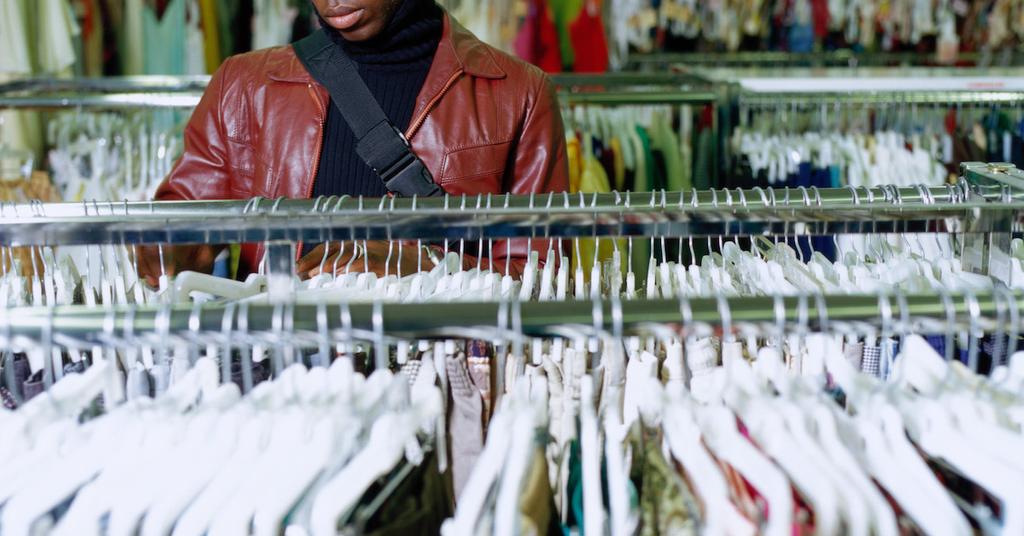 No Buy Month vs. Stop Shop — How Both Can Help You Live Sustainably