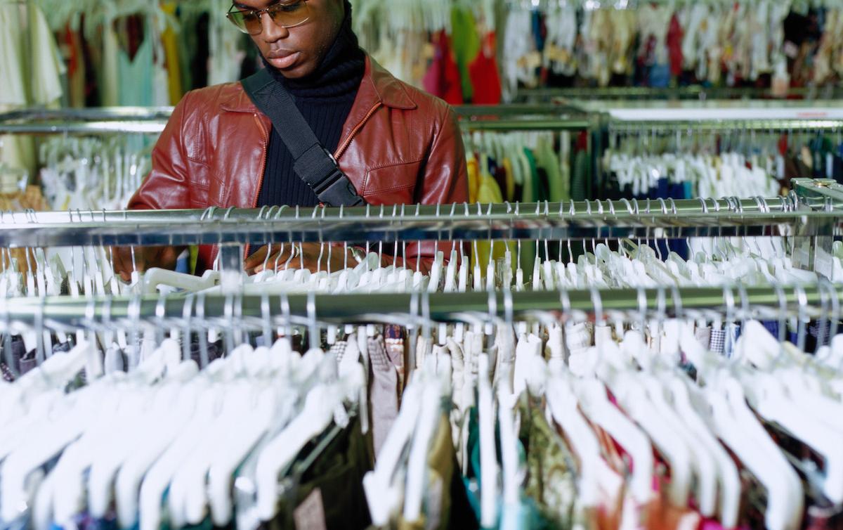 No Buy Month vs. Stop Shop — How Both Can Help You Live Sustainably