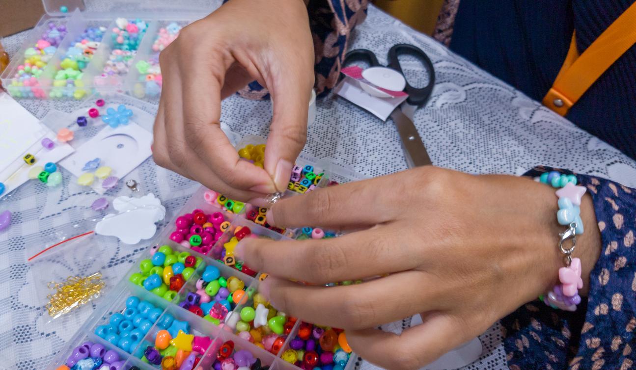 How to Find Secondhand Craft Supplies and Stores