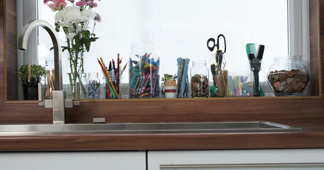 Craft Ideas for Plastic Coffee Containers, to Reuse and Upcycle Them