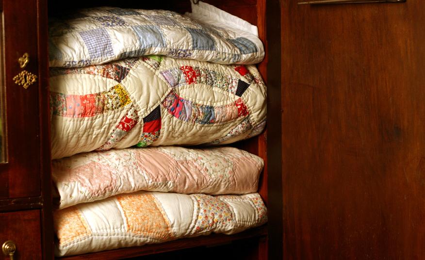 What Is the Best Way to Wash a Quilt? How to Keep Yours Clean