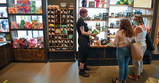 A Guide to Recycling Empty Makeup Containers