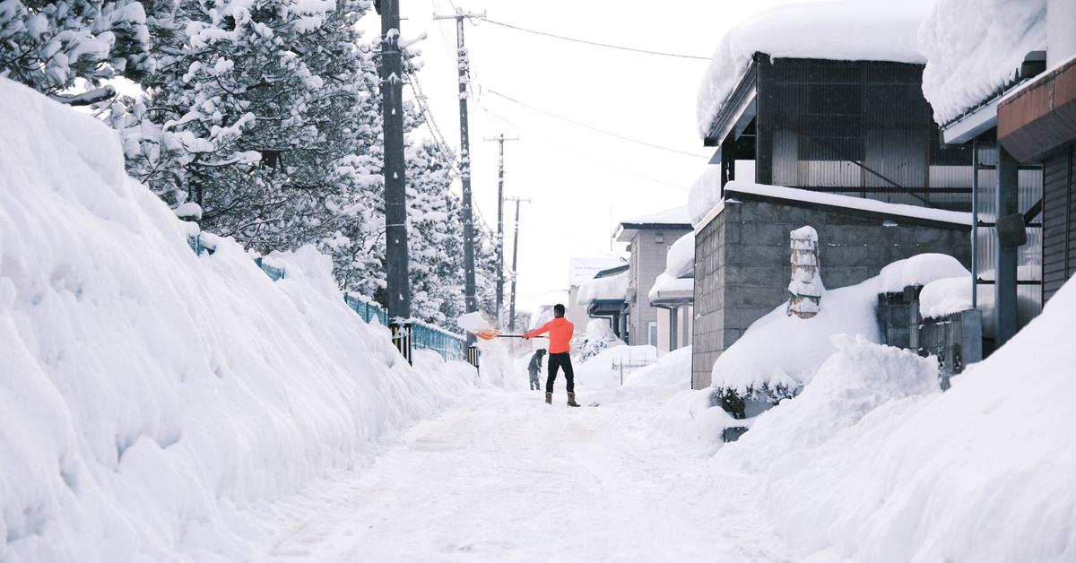 Can Shoveling Snow Cause Heart Attacks A Cardiologist Explains