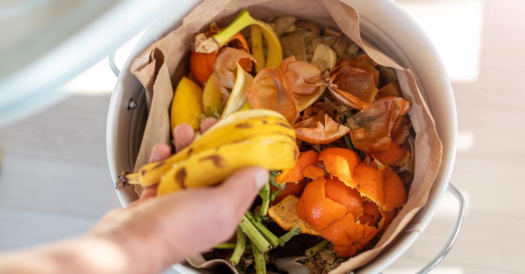 How to Build a DIY Indoor Compost Bin