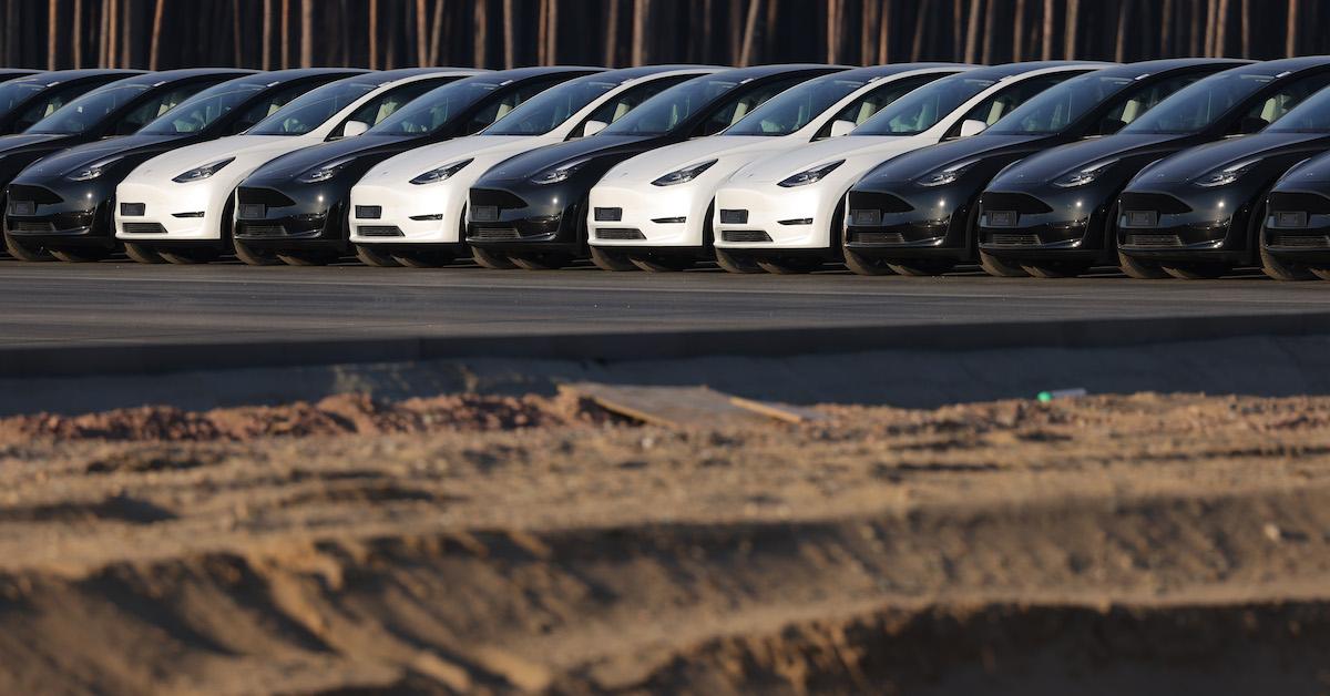 Construction Workers Building Tesla’s Gigafactory Allege Labor Violations