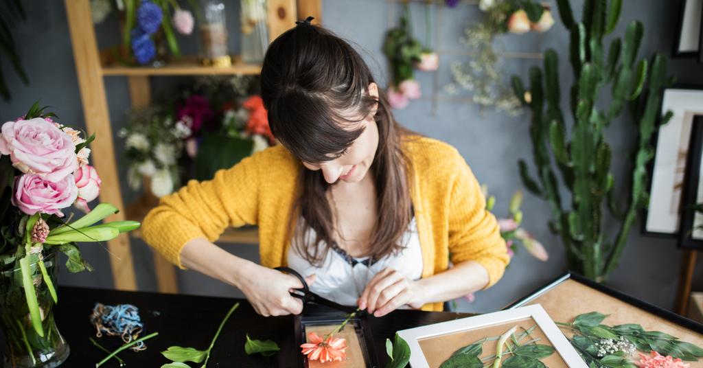 A Step-by-Step Guide to Pressing Flowers for Framing