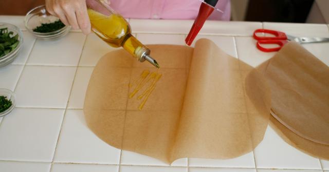 Does Parchment Paper Contain PFAS? Which Brands to Purchase