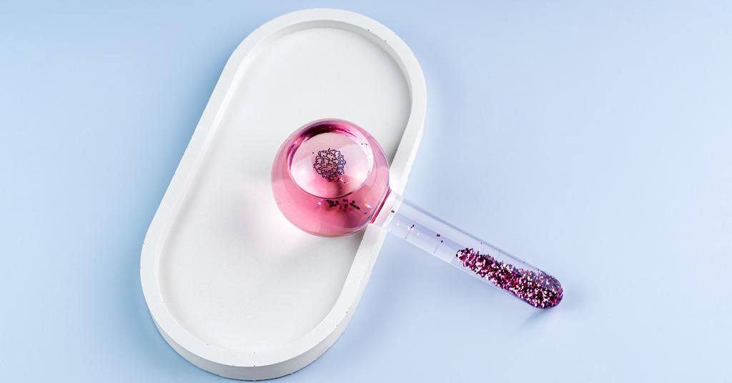 5 Skincare Benefits of Ice Rolling & How to Do It Properly