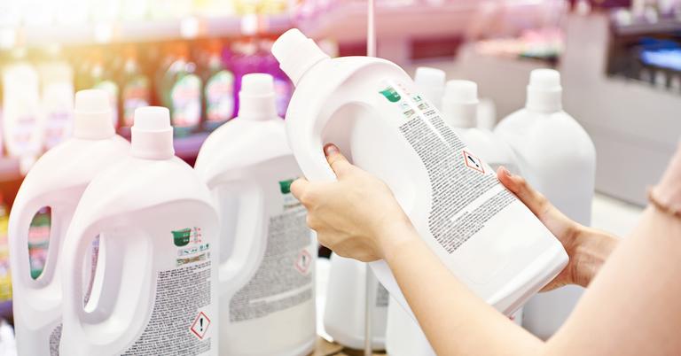 Don't Mix Bleach and Vinegar — Details of Dangerous Mixture Here