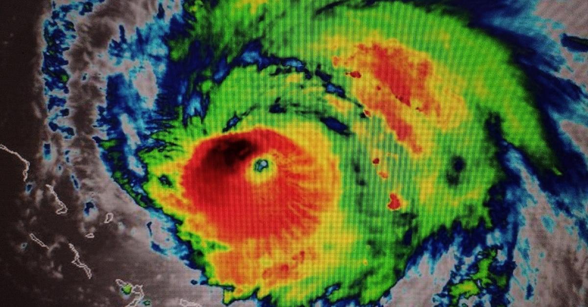 Justin Schmidt Makes Hurricane Shelter From Cardboard Boxes