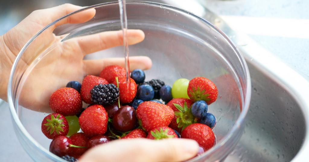 Here's How to Properly Wash Your Fruits and Veggies