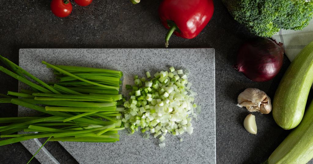 How to Chop Green Onions: A Guide for Home Chefs