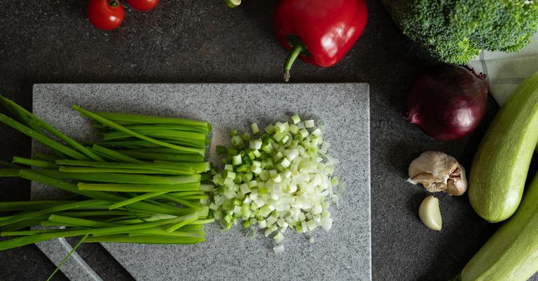 How to Chop Green Onions: A Guide for Home Chefs