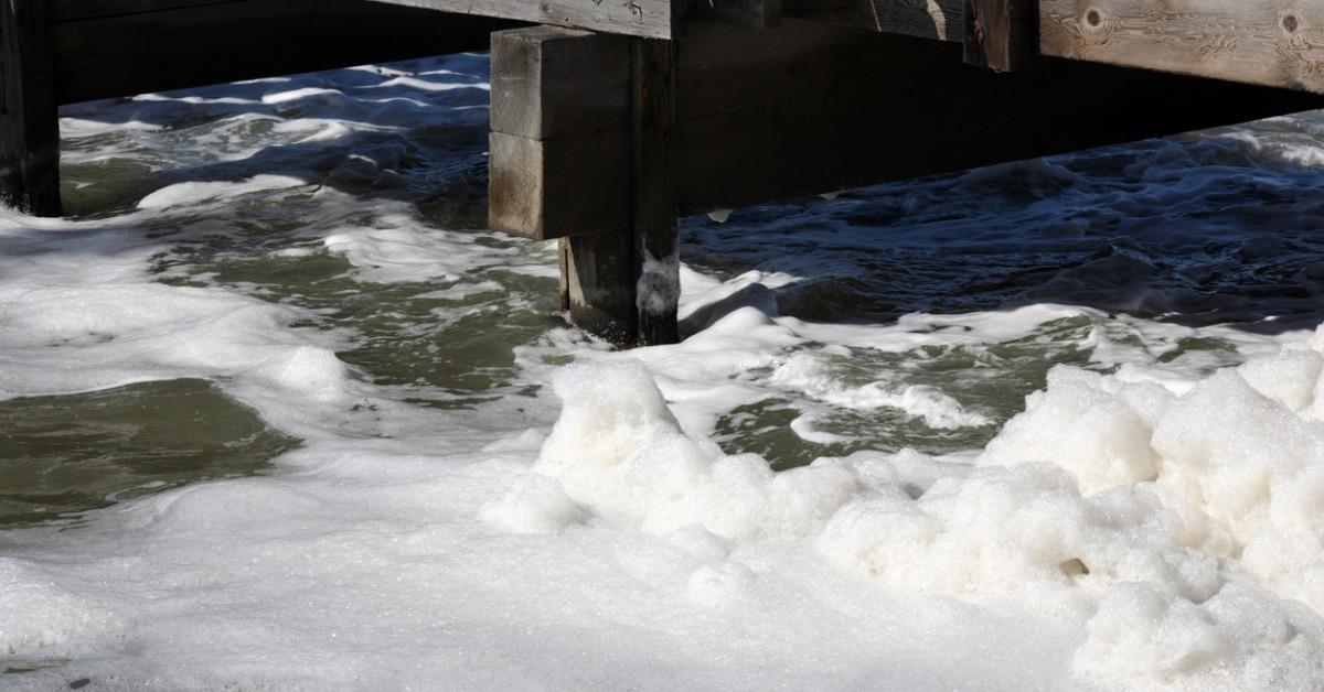 What Are the Environmental Effects of Laundry Detergent?