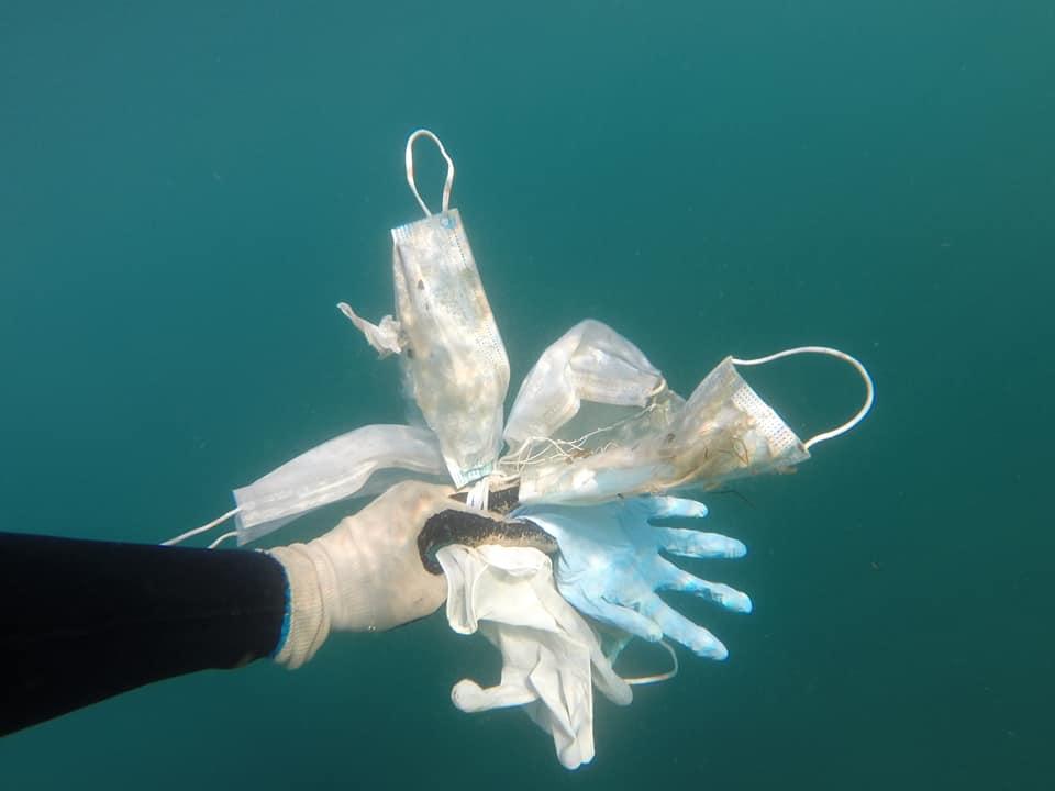 Coronavirus Gloves and Masks Are Already Polluting Oceans