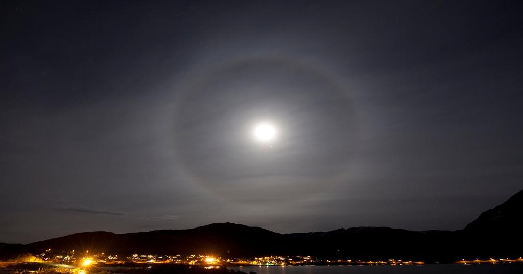 What Does a Ring Around the Moon Mean, Spiritually and Scientifically?