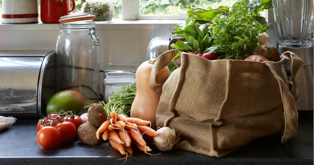 No Buy Month vs. Stop Shop — How Both Can Help You Live Sustainably