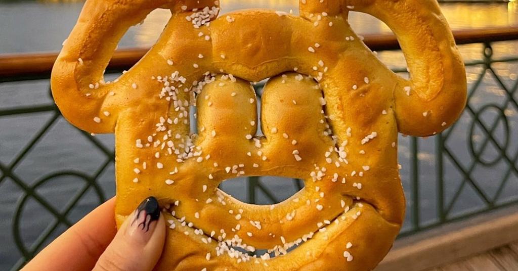 I Tried Vegan Food at Disney World's Magic Kingdom — Best and Worst Options