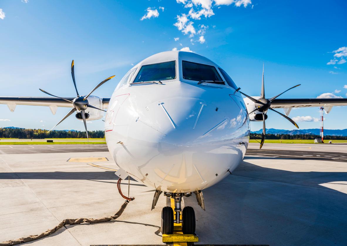 How Does an Electric Plane Work? What You Need to Know About Battery ...