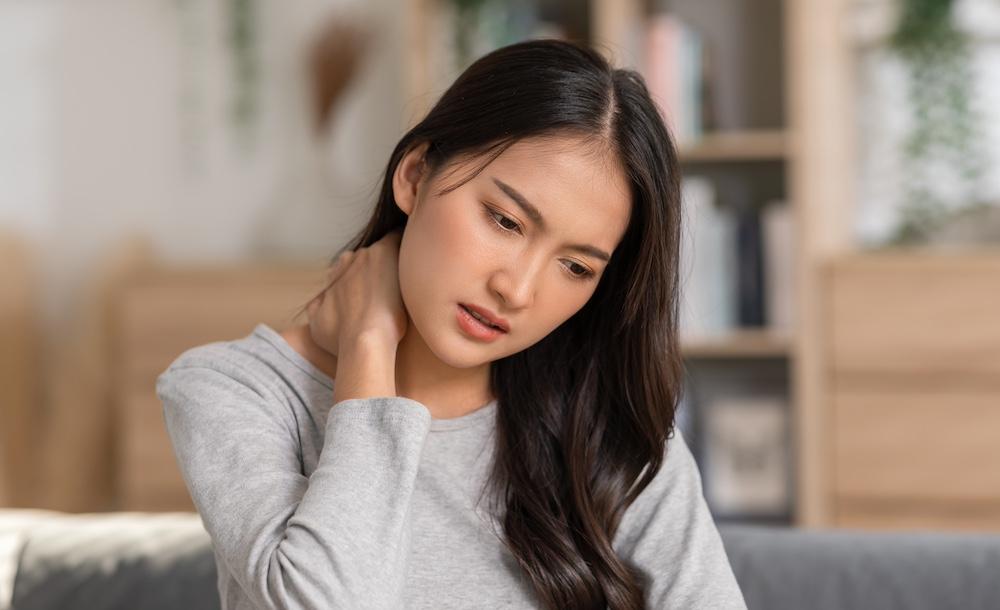 Is Cracking Your Neck Bad for You? Can It Cause Arthritis?